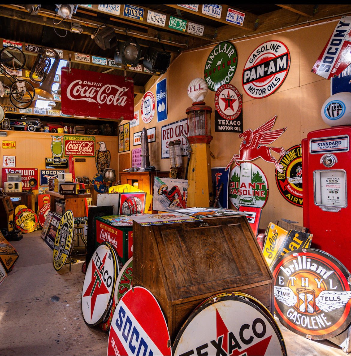 Automobilia – Vroom Classics